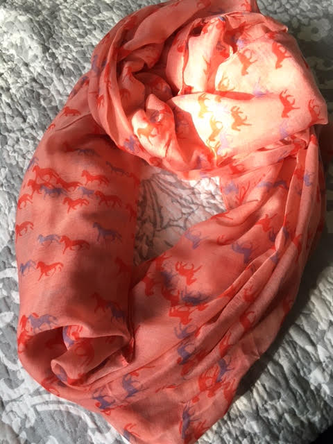 Foulard Infini à motif de chevaux – HRH Equestrian